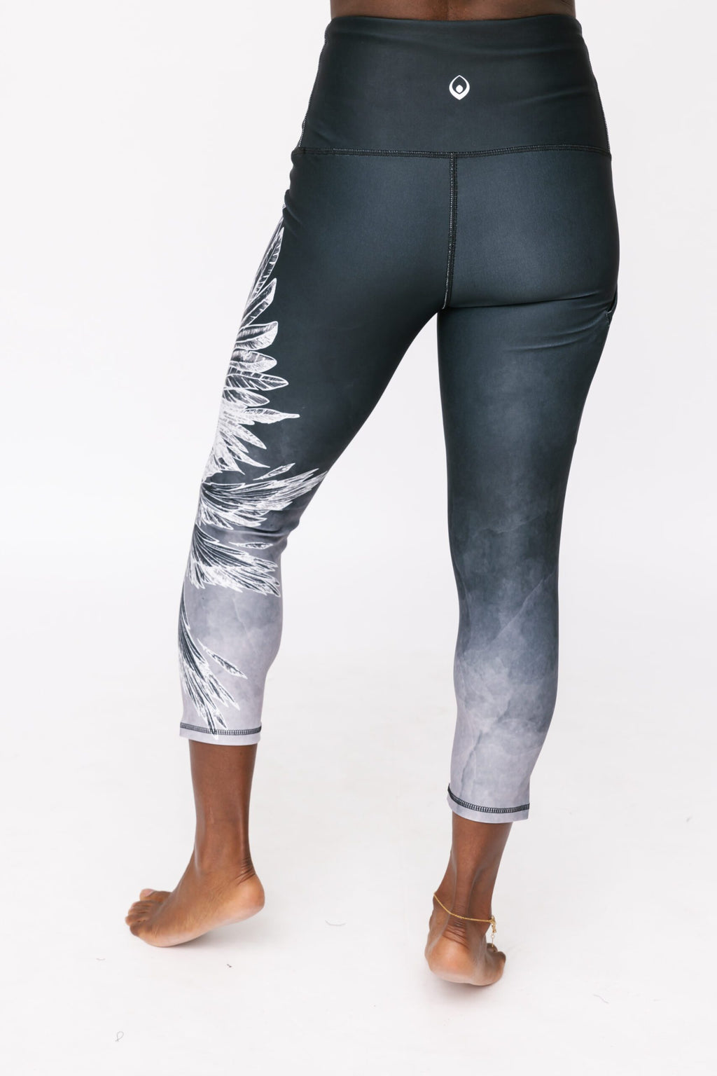 Liberty Wings Pocket Capri – Nominou